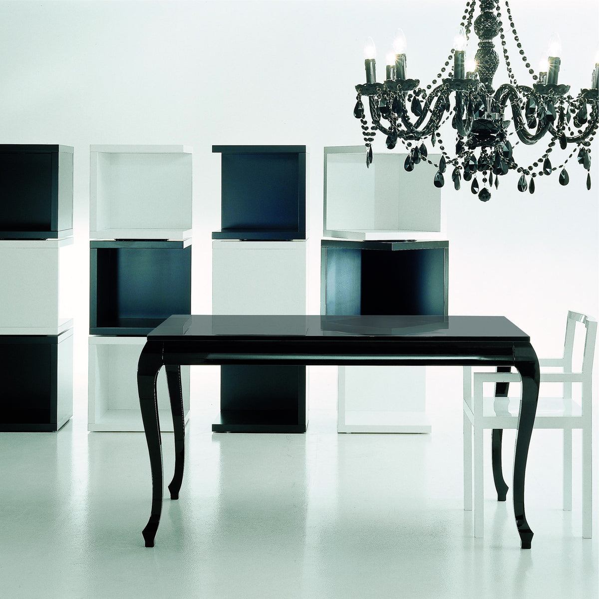 NEW YORK - DINING TABLE - EX-DEMONSTRATION – The Barefoot Gallery